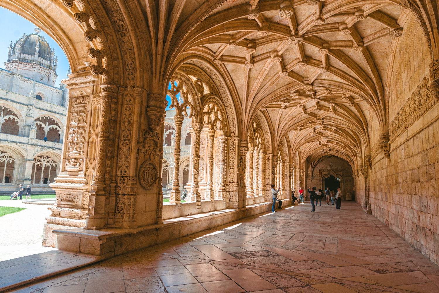 Cudowny klasztor Hieronimitów (Jeronimos) w Lizbonie - Duże Podróże